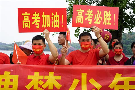 一场延续了22年的高考送考节让温暖持续