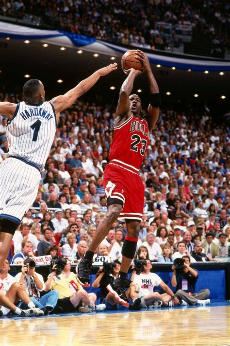 Chicago Bulls Michael Jordan Jump Shot Poster 24x36 Inches 4562219435