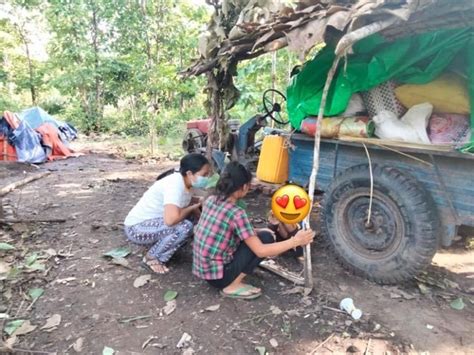 မိုးရွာလို့ သောက်ရေအနည်းငယ်ရပေမယ့် မိုးမလုံတဲ့တဲလေးတွေကြောင့် နေထိုင်မှုတွေအပြင် အစစအရာရာ ပိုပ