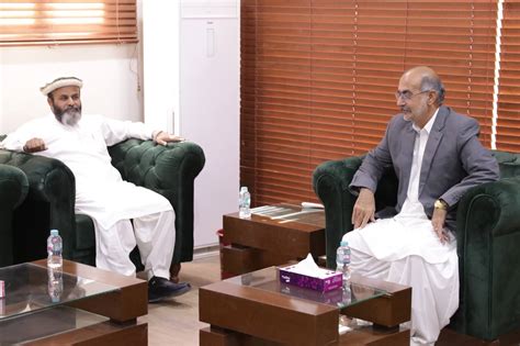 maulana hidayat ur rehman visits university of turbat discusses university s challenges and way