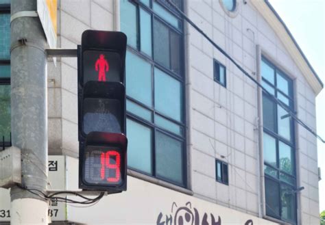 용인특례시 기흥구 관내 6곳 보행신호등 적색잔여시간 표시기 설치 경기e저널