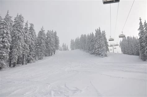 Обсъдиха възможността за изграждане на ски писта над Ботевград