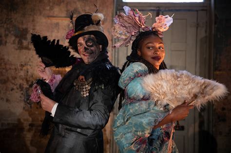 «alice At The Asylum Θέατρο εναντίον αρχιτεκτονικής αναβάθμισης Mononews Gr