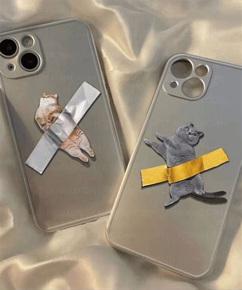 테이프에 붙은 고양이 아이폰 케이스 에이블리
