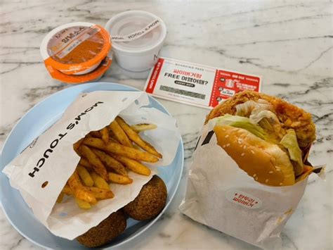 맘스터치 신제품 탄두리싸이버거 먹어봤어요 네이버 블로그