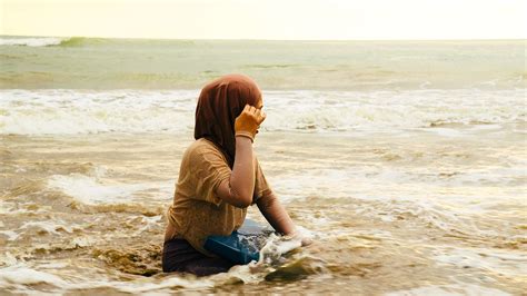 Best Modest Swimwear And Modest Swimsuits 2023 Glamour Uk