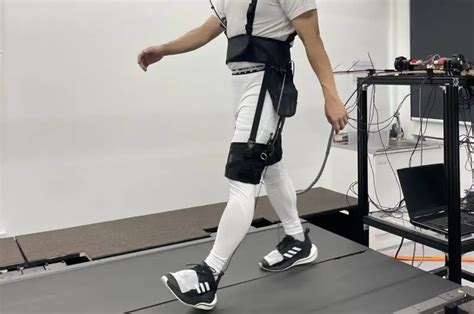 Korean Scientists Design Wearable Robot To Help People Walk News