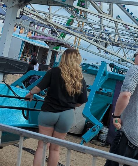 Sisters And Pawg At The Fair Vids Spandex Leggings And Yoga Pants