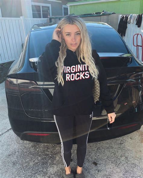 Video Game Streamer Corinna Kopf S Soaking Wet Bathtub Selfie Leaves Tana Mongeau Wanting More