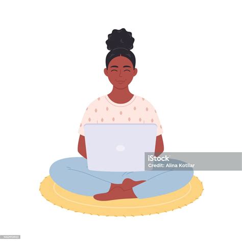 노트북을 들고 앉아 있는 흑인 여성 컴퓨터에서 일하는 여자 프리랜서 재택 근무 원격 근무 손으로 그린 벡터 일러스트 레이 션