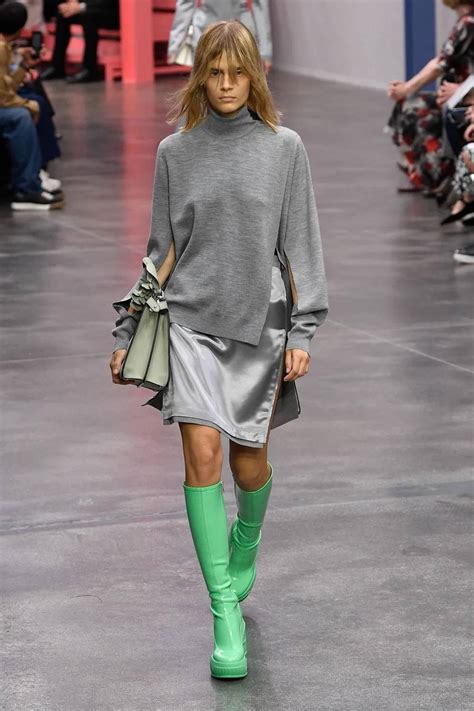 米兰时装周Fendi 芬迪 2023春夏系列 设计 色彩 女性