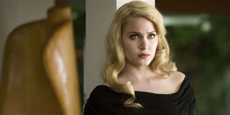 Twilight What Rosalies Power Is And Why Its Not Like Other Cullens