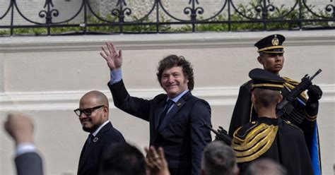 Milei Desdeña Las Críticas Por La Retención De Alimentos Y Las Achaca A