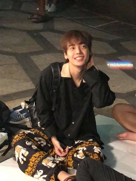 Pin Oleh Di Jaewon Selebritas Lagu