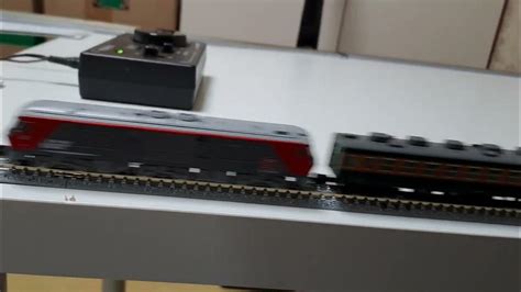 Model Trains 한 선로에 여객열차와 화차가 같이 달리는 모형열차 운행 동영상 Youtube