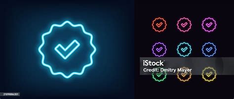 윤곽선 네온 인증 배지 아이콘 세트입니다 빛나는 네온 블루 진드기 기호 승인 된 체크 표시 소셜 미디어에서 확인된 사용자 인증 및 원본 계정 확인된 프로필 인증 마크 벡터