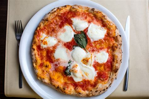 The Best Mozzarella For Homemade Pizza Each Pizza Style Crust Kingdom