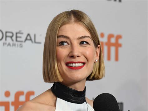 Download Award Winning Actress Rosamund Pike In A Stunning Photoshoot