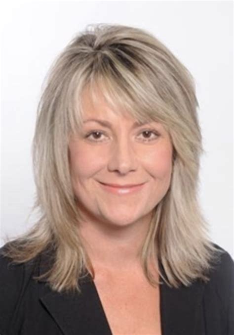 25 Perfect Hairstyles For Women Over 50 Valemoods Perfect Hair