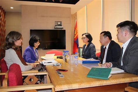 АЗИЙН ХӨГЖЛИЙН БАНКТАЙ ХАМТЫН АЖИЛЛАГААГ ӨРГӨЖҮҮЛНЭ