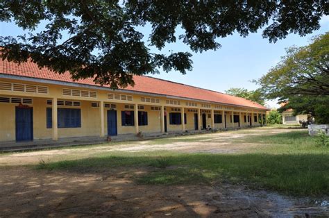 កម្ពុ ជាមាន គ្រឹះស្ថានសិក្សា ទាំង រដ្ឋ និង ឯកជន ជាង ១ម៉ឺន គ្រឹះស្ថាន