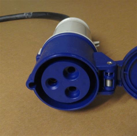 Apc Pdm1332iec 3p 3 Power Distribution Module 3x1pole 3wire 32a 6 6m 7 2m 7 8m