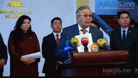 Б Батбаатар Төсвийг 3 2 их наядаар тодотгож төсөв 30 2 их наяд болж өөрчлөгдөх гэж байна