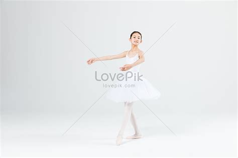 어린 소녀 발레 춤 사진 무료 다운로드 Lovepik