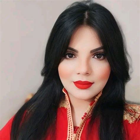 أنا مطلقة و صوت جارتي عذ بني بالليل ملي عرفت بقيت بلا نعاس أنا مطلقة