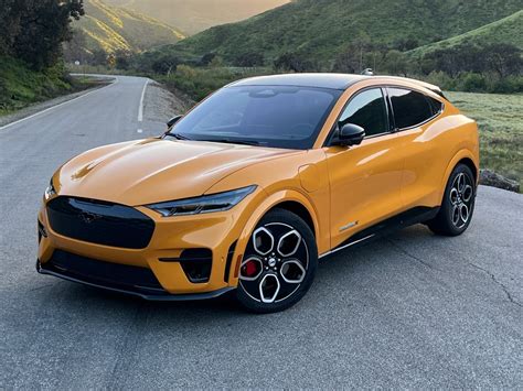 Dodge Hornet Vs Ford Mustang Mach E Cargurus