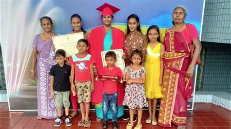 ඉනෝකා චතුරාණි මිස් ඔබට අපගේ උණුසුම් සුබ පැතුම් Youtube