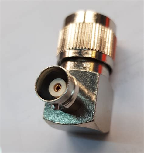 จำหน่าย อะไหล่ ใช้งานกับ วิทยุสื่อสารเป็น ขั้วเเปลง เเบบ งอ ฝั่ง เป็น Bnc อีก ฝั่งเป็น Bnc งาน