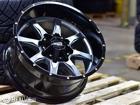 Realview Of Moto Metal Mo970 Gloss Gray W Gloss Black Lip 20x10 24