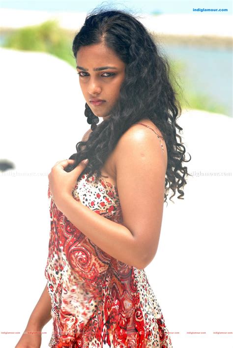 Nithya Menon Actress Photo Image Pics And Stills 89544