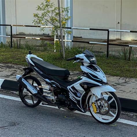 Coverset Bodyset Yamaha Lc Lc135 V6 V7 Dr Exciter White Putih Stripe Tanam Code 022 Doctor