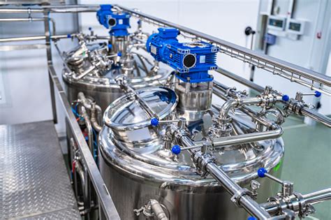 우유 공장의 내부의 일반적인 보기 유제품 공장의 장비 멸균 생산 우유에 대한 스톡 사진 및 기타 이미지 우유 공장 산업 건물 0명 Istock