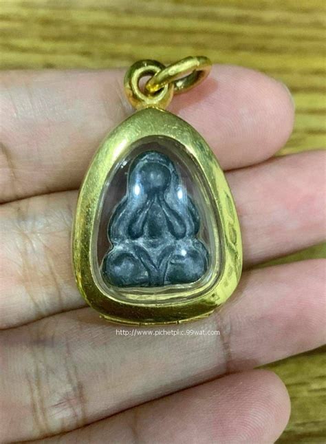 หลวงปู่ศุข ปิดตาแขนห่าง กรุงสยามพระเครื่อง