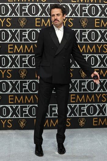 Premios Emmys 2024 Todos Los Looks De Las Celebridades En La Alfombra