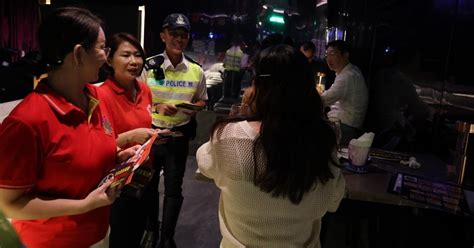 警方到酒吧籲市民歐國盃期間勿酒駕 1631 20240629 港聞 即時新聞 明報新聞網