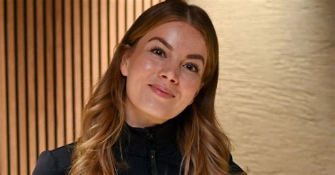 Janni Hussi Avautuu Eron Jälkeisestä Yksinäisyydestä Seiska