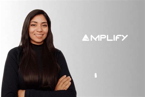 Andrea Camargo Nueva Desarrolladora Full Stack Revolutionize Media