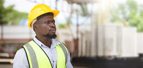 건설 현장의 엔지니어 프리캐스트 콘크리트 공장 현장에서 프로젝트를 점검하는 감독 작업자 건설 산업에 대한 스톡 사진 및 기타 이미지 건설 산업 건설 현장 검사자