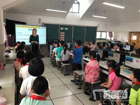 趣味编程 市南信息技术教研员到嘉峪关学校指导