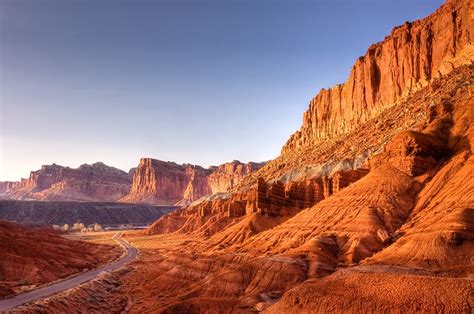 Capitol Reef National Park Discover The Stunning Geologic Monocline