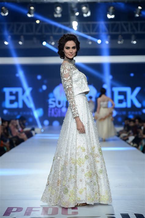 Erum Khan Photography By Faisal Farooqui And His Team At Dragonfly The Fashion Orientalist