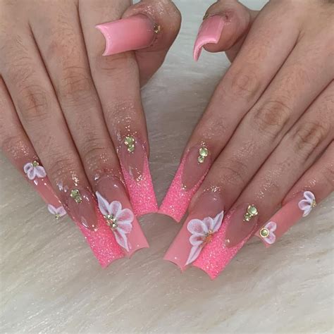 𝑳𝒂𝒕𝒊𝒏𝒂 𝑪𝒓𝒆𝒂𝒕𝒊𝒐𝒏 𝑵𝒂𝒊𝒍𝒔 🧸 On Instagram 𝓟𝓻𝓮𝓽𝓽𝔂 And 𝓟𝓲𝓷𝓴 💗