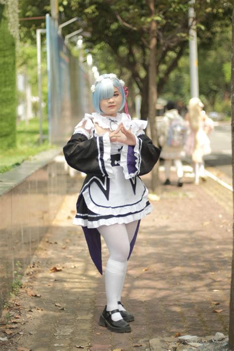 Rem Re Zero Cosplay By Nhocksue95 On Deviantart