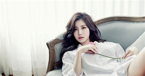 Hyosung Goes From Cute To Sexy Real Quick In Wet Photoshoot Koreaboo
