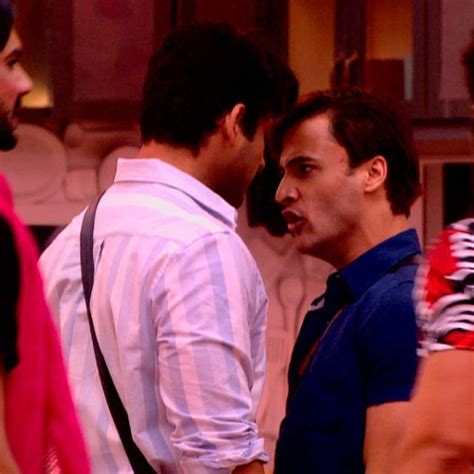 Bigg Boss 13 Salman Khan Opens The Door For Sidharth Shukla And Asim
