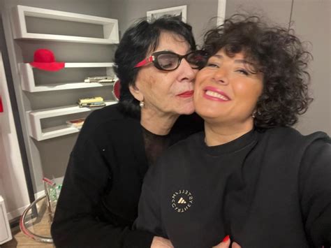 „დღეს შემთხვევით შემხვდა ჩემი ყველაზე სათაყვანებელი ცოცხალი ლეგენდა “ რას წერს სალომე